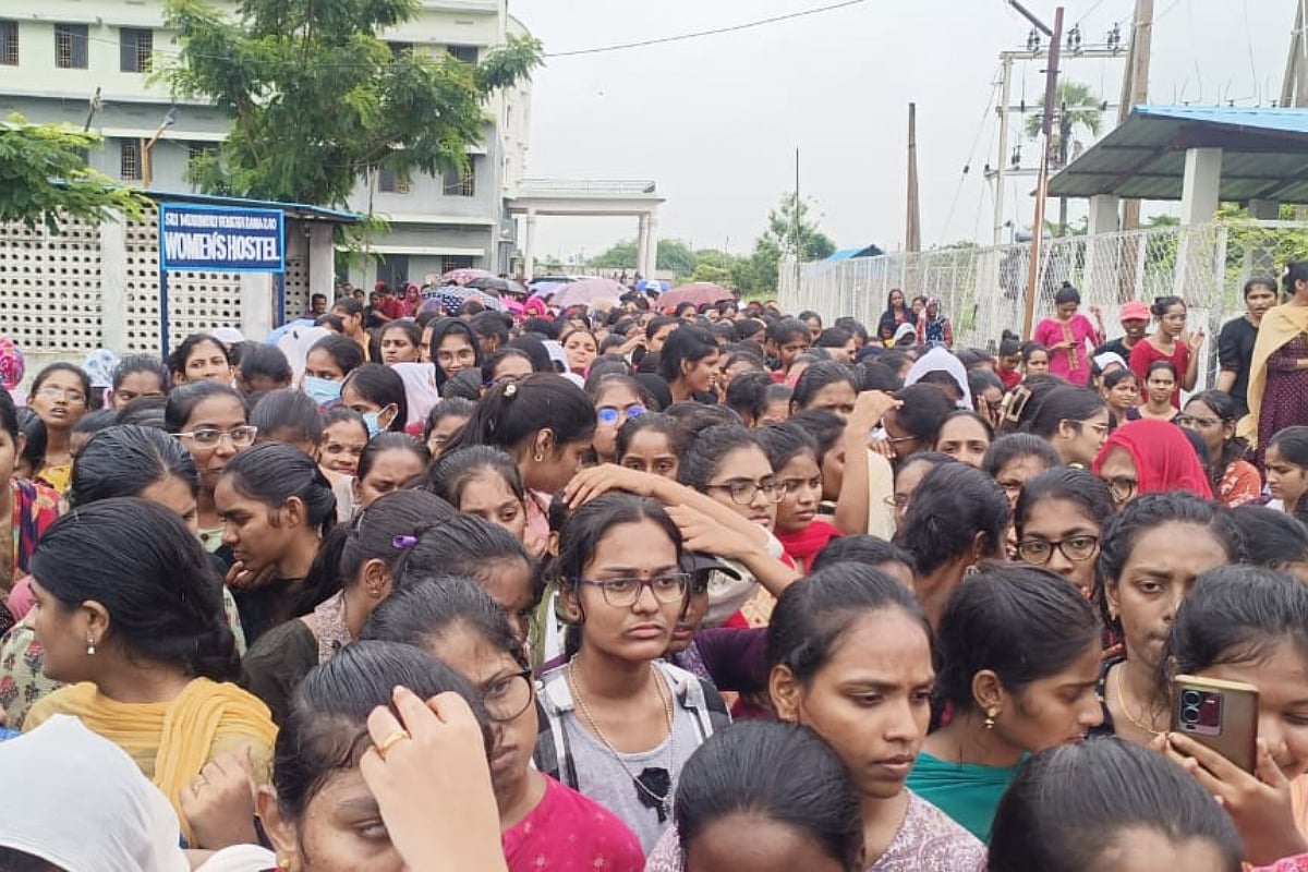 Protest Breaks Out In Andhra College Over Alleged Hidden Camera In 0990